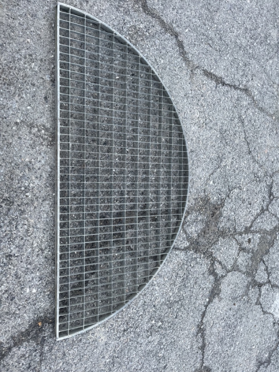 Grille caillebotis de saut-de-loup en acier galvanisé - Nomayaga